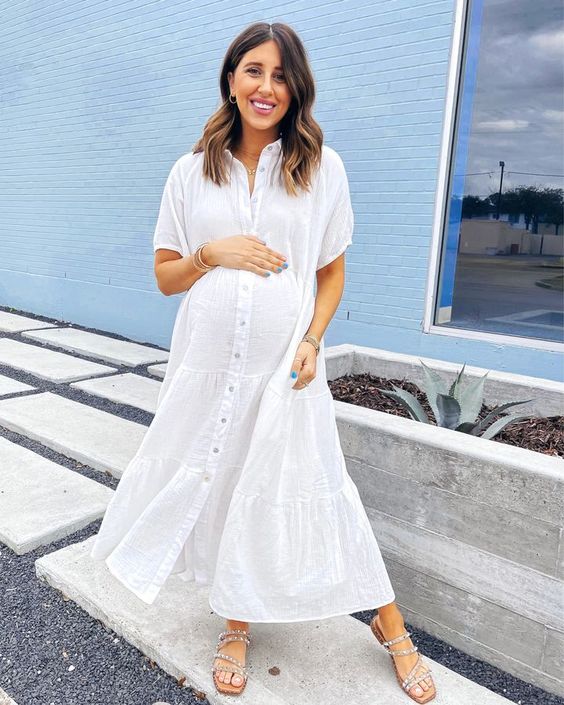 Chic 2024 Maternity Summer Styles: Trendy Outfits for Expecting Moms