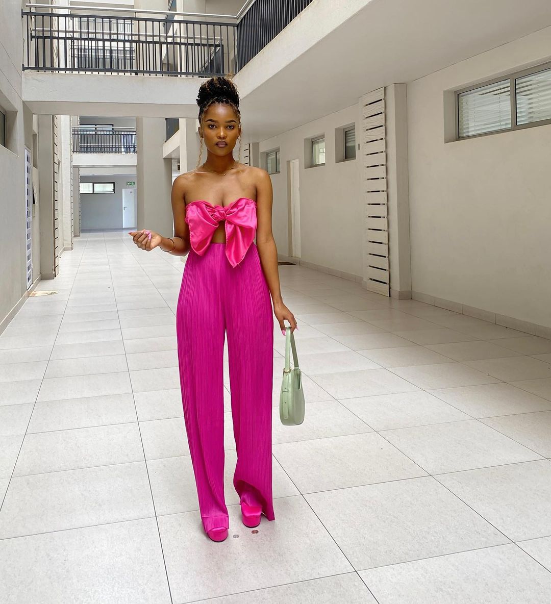 Explore 23 Pink Summer Outfits: From Neon to Light Pink Styles, Hot ...