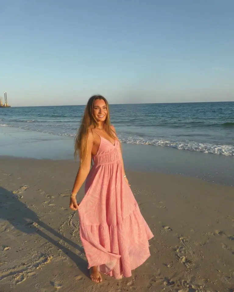 Stylish Summer Beach Outfits - From Daytime Chic to Evening Elegance