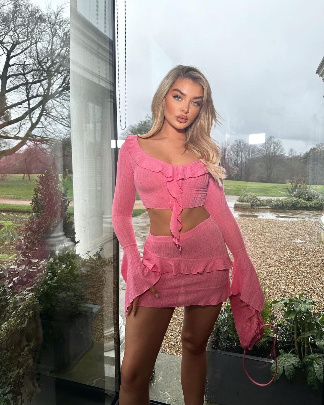 Explore 23 Pink Summer Outfits: From Neon to Light Pink Styles, Hot ...