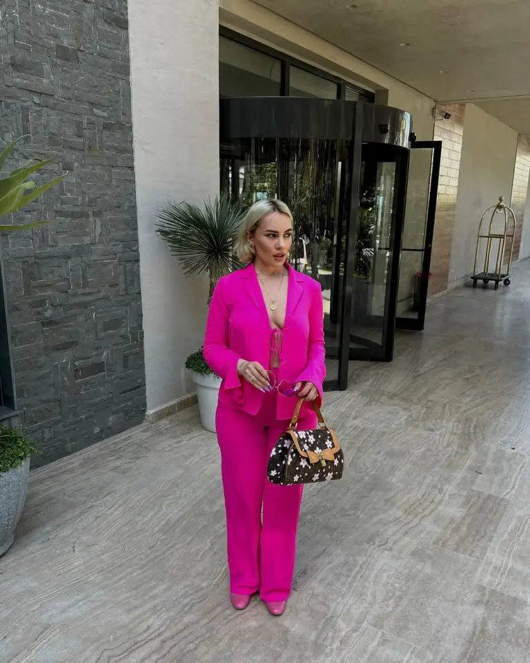 Explore 23 Pink Summer Outfits: From Neon to Light Pink Styles, Hot ...