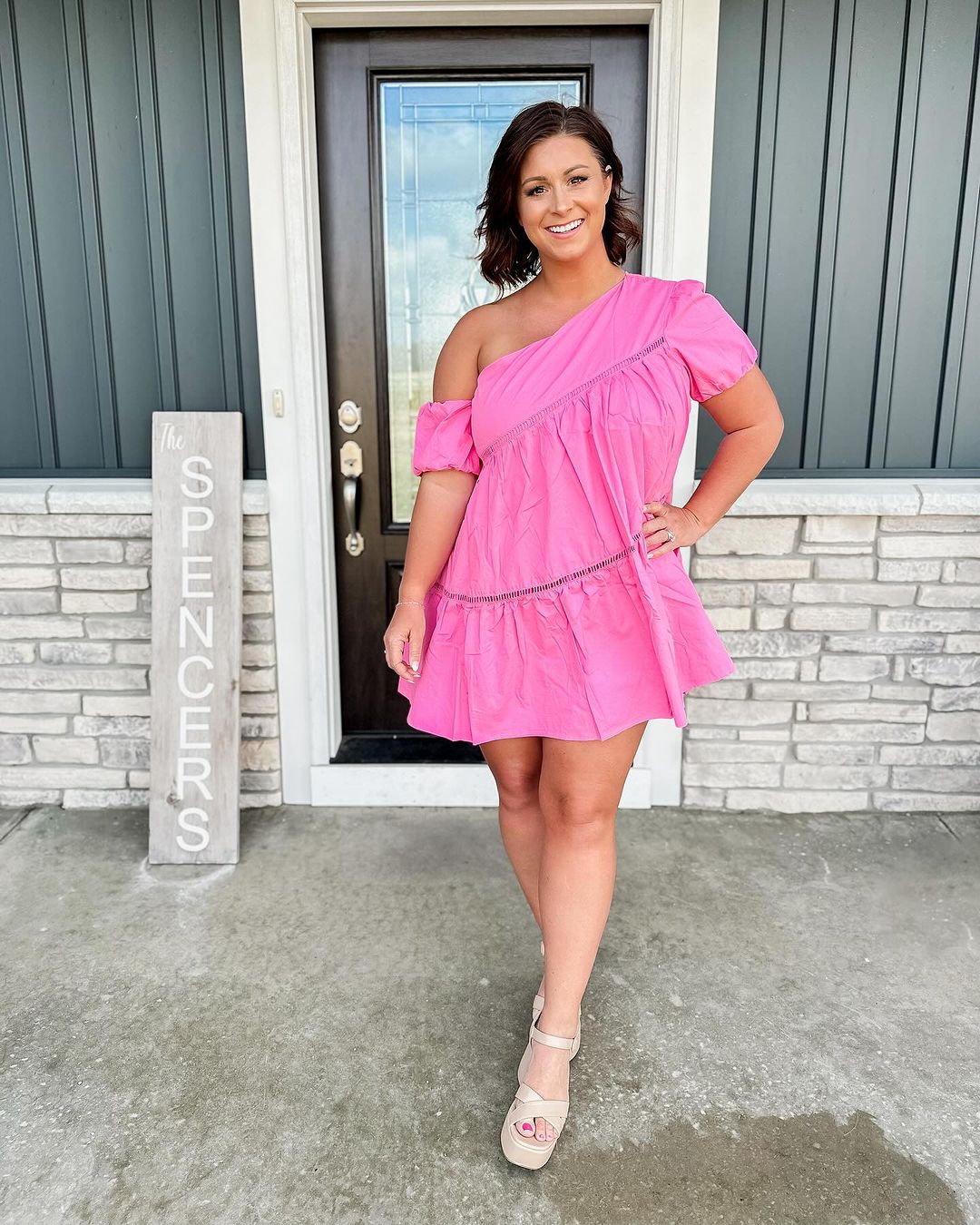 Explore 23 Pink Summer Outfits: From Neon to Light Pink Styles, Hot ...
