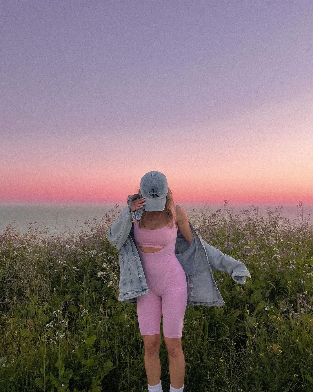 Explore 23 Pink Summer Outfits: From Neon to Light Pink Styles, Hot ...