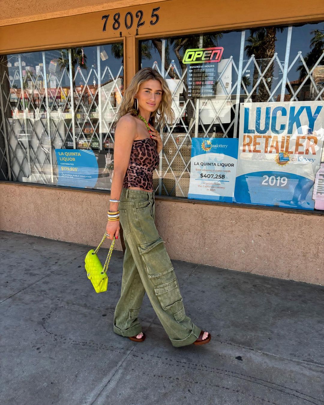 Relaxed Summer Outfits: 23 Ideas for Women | Casual, Boho, & Classy Styles