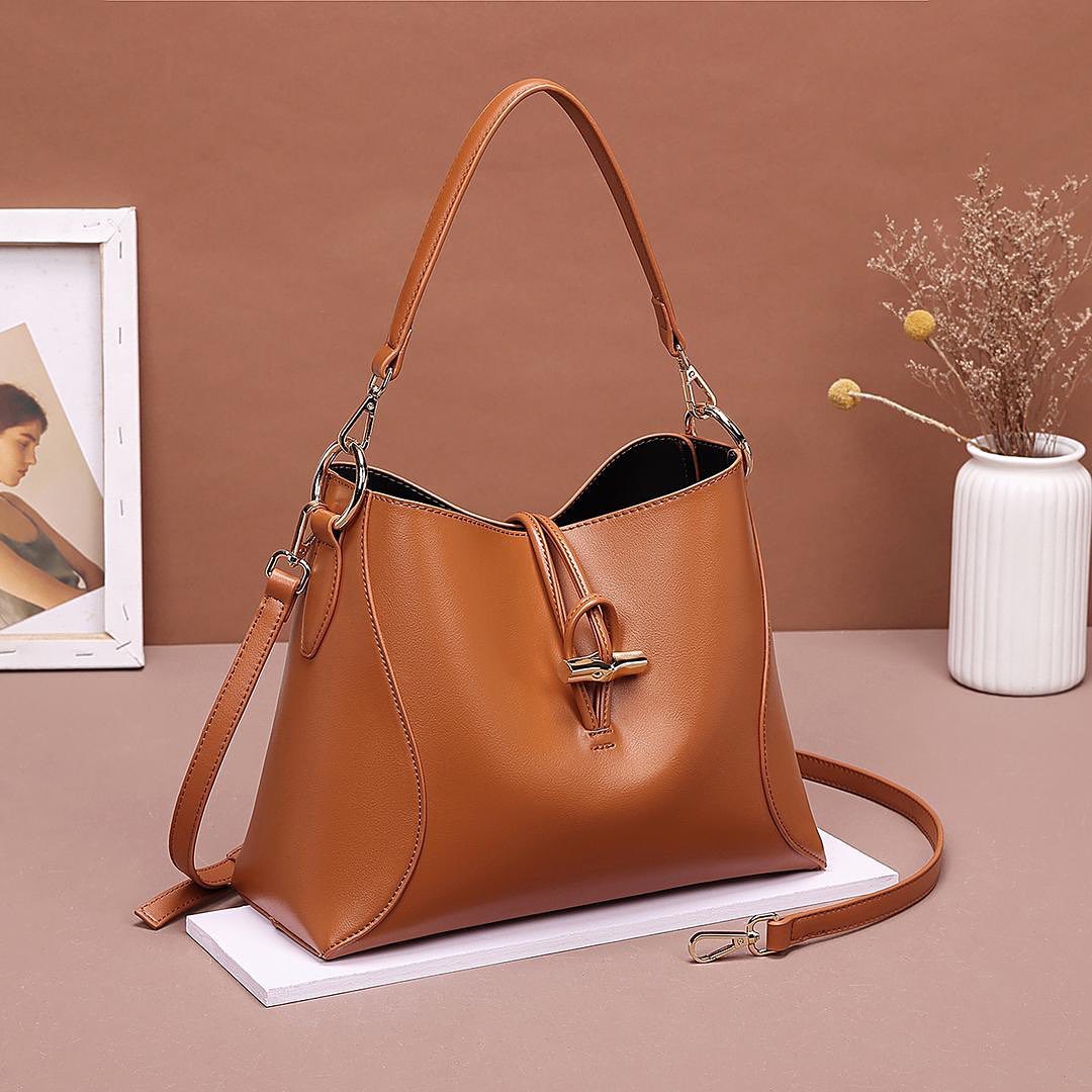 22 Stylish Ideas for the Perfect Women's Work Purse – Leather ...