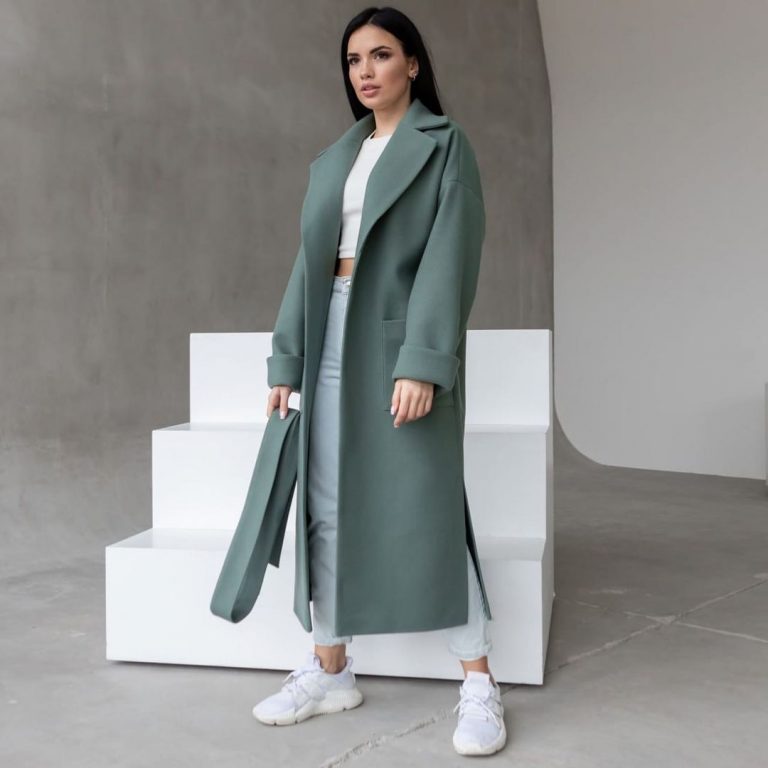 25 Stylish Long Coat Women Outfit Ideas for Winter 2024: Black, Brown ...