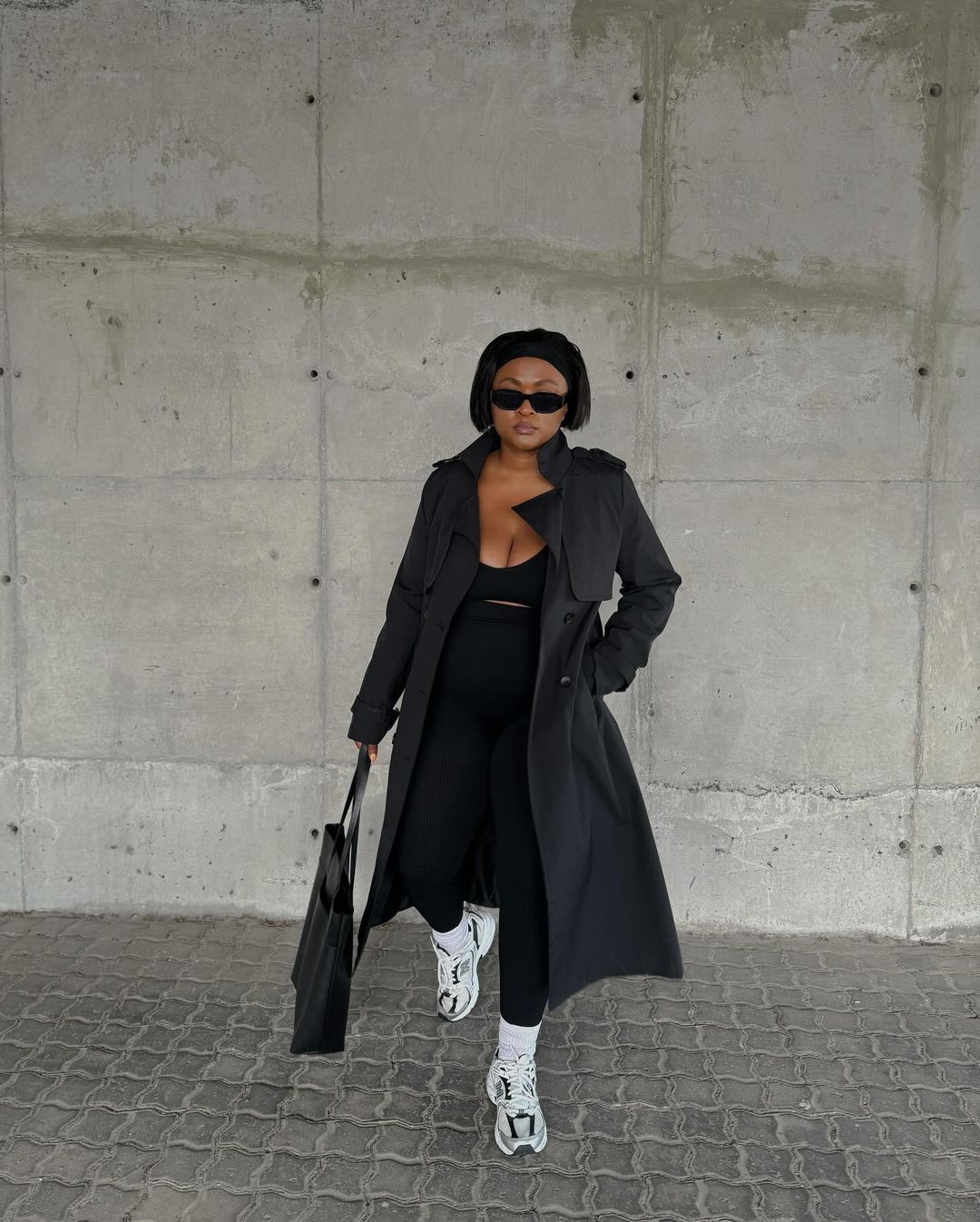 22 Elegant Ideas for Styling Black Coat Women Outfits - Winter, Formal ...