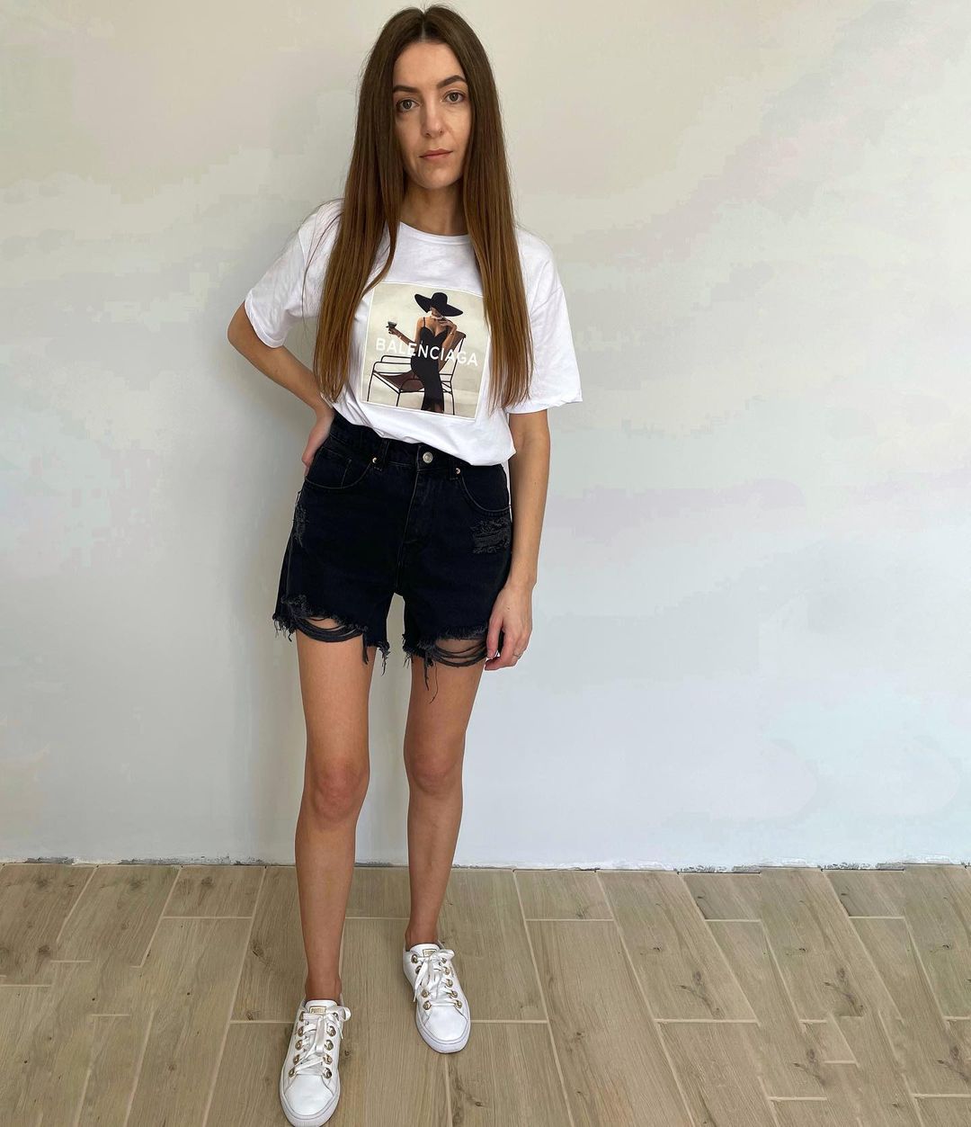 Best Jean Shorts for Women: 25 Ideas for Styling Outfits from 30s to 50s
