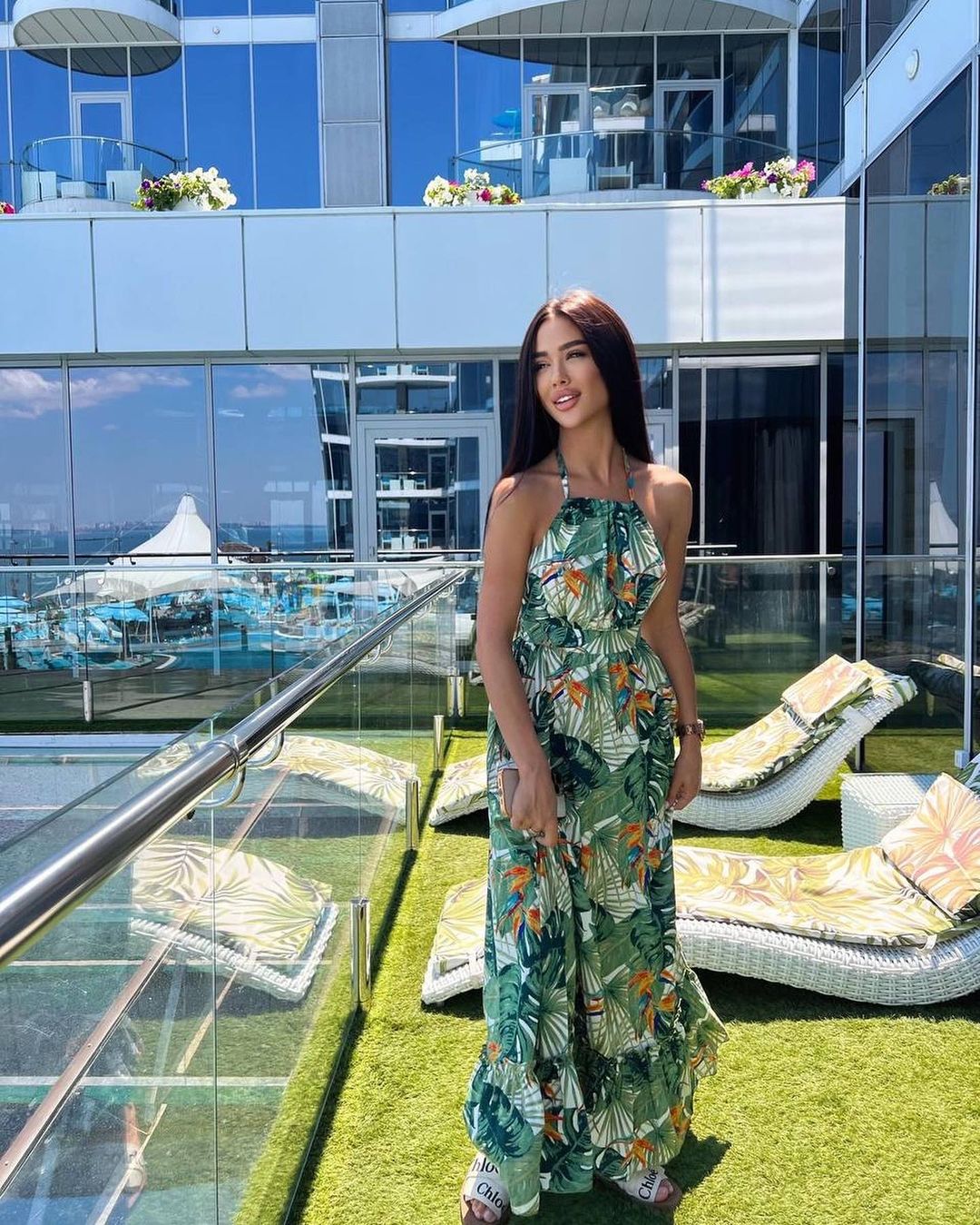 23 Ideas for Stunning Maxi Sundress Outfits: Casual, Summer, and More