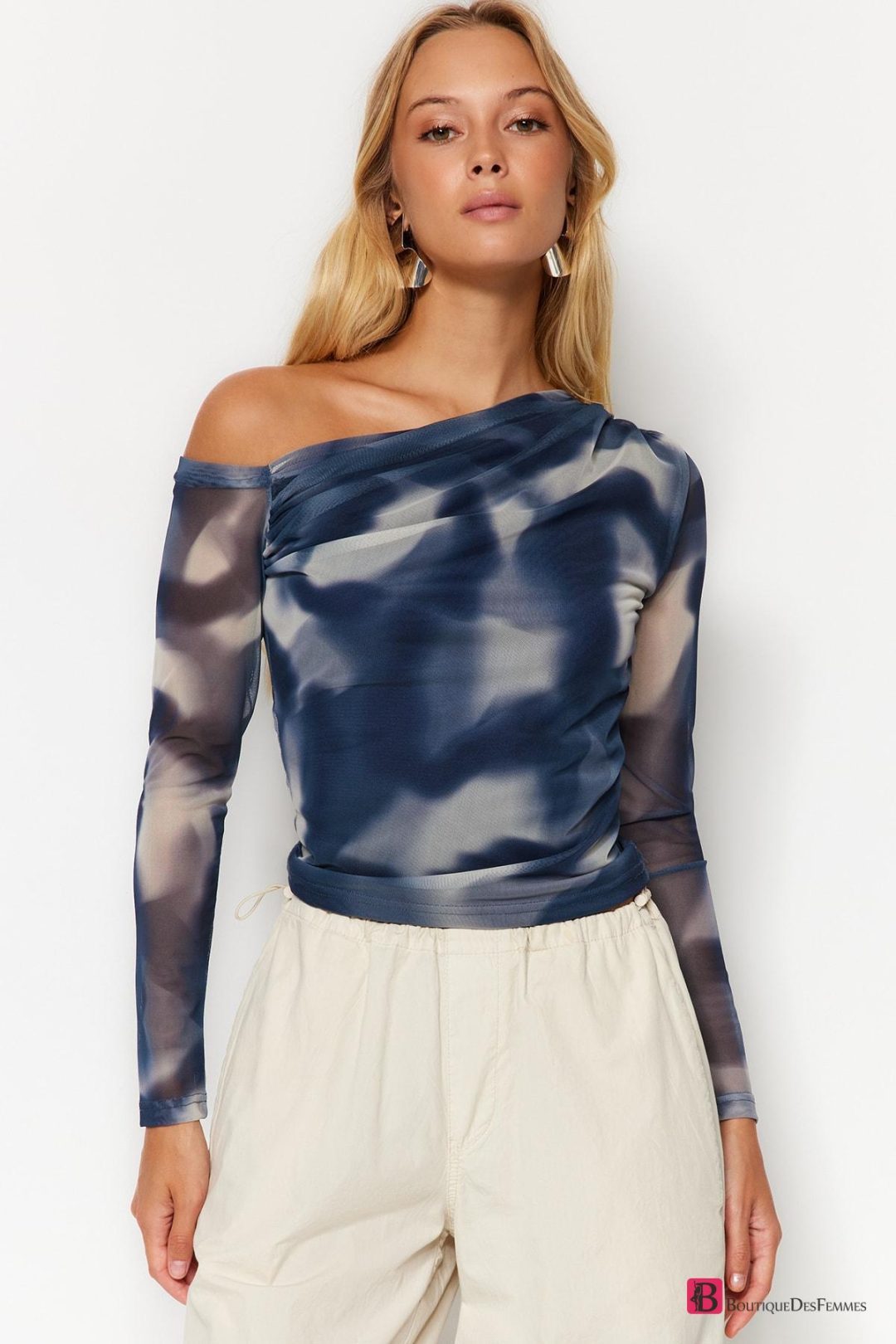 22 Stylish Women's Work Blouses: Design Ideas for Business Casual Offices