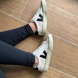 23 Ideas for Women's Work Sneakers: Business Casual and Smart Casual ...