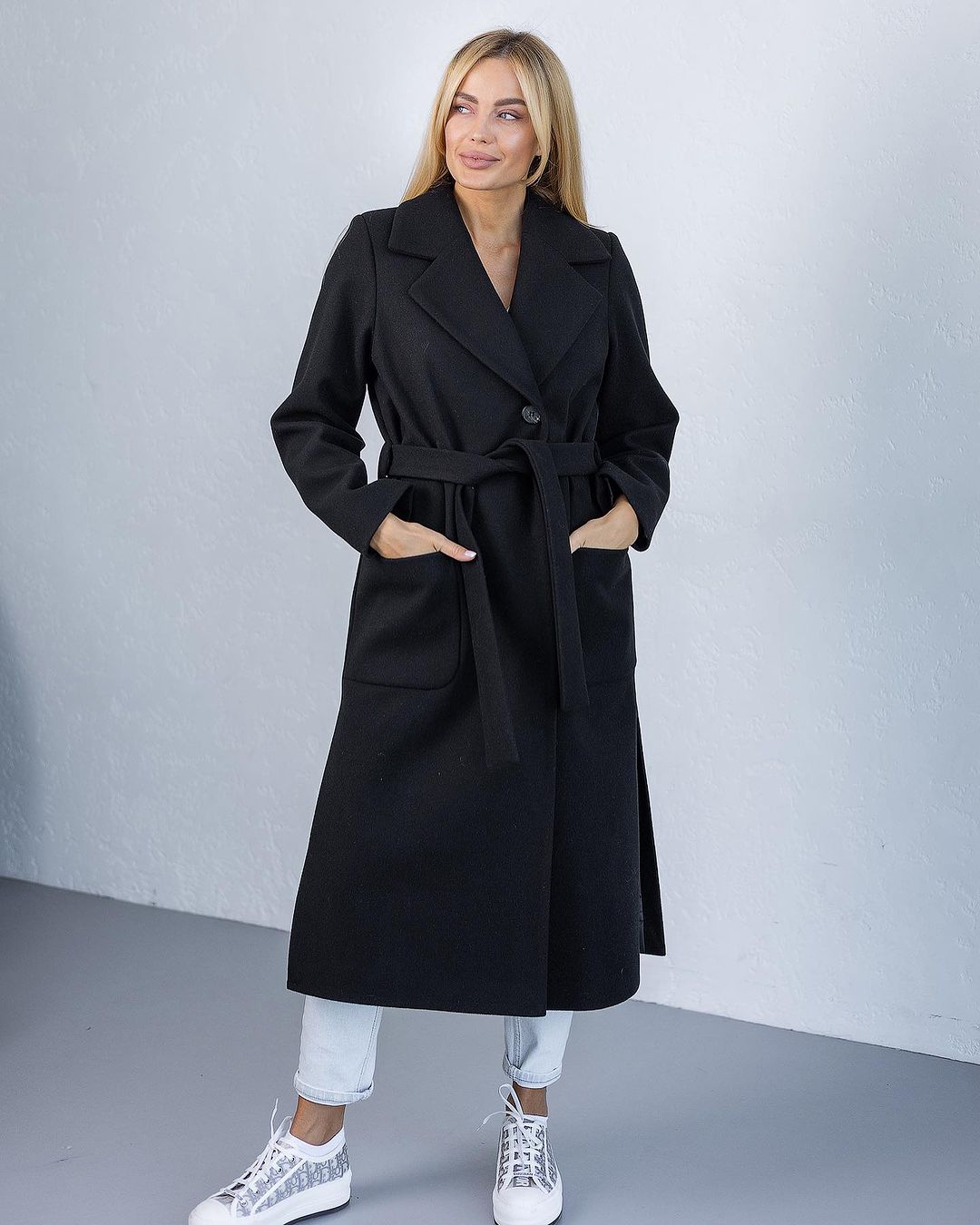 22 Elegant Ideas for Styling Black Coat Women Outfits - Winter, Formal ...