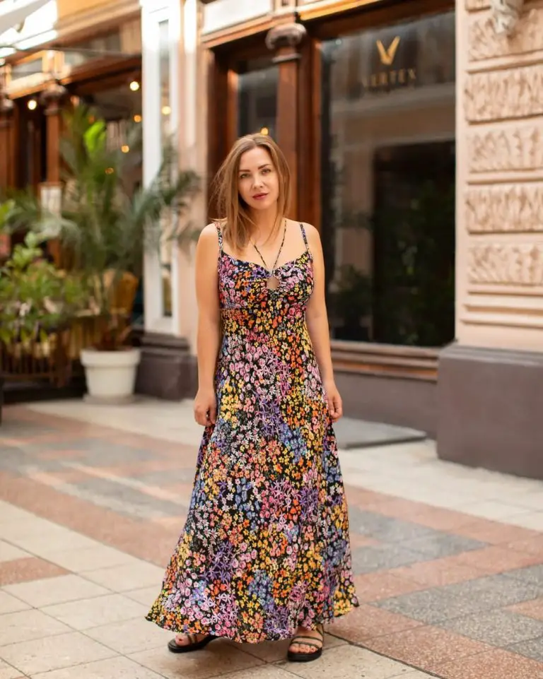 23 Ideas for Stunning Maxi Sundress Outfits: Casual, Summer, and More