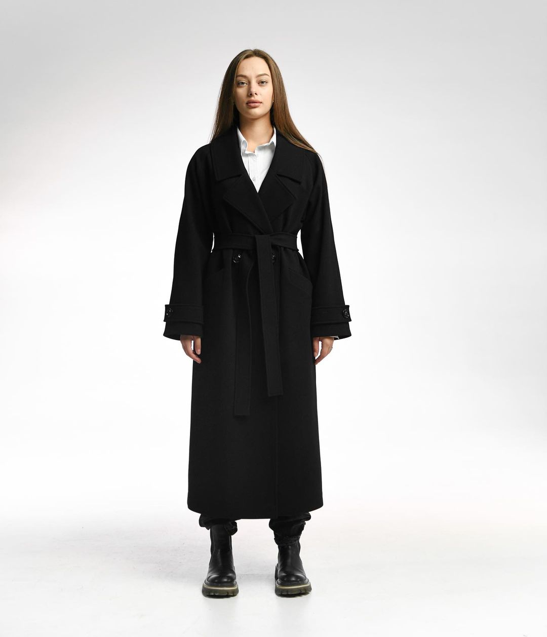 22 Elegant Ideas for Styling Black Coat Women Outfits - Winter, Formal ...