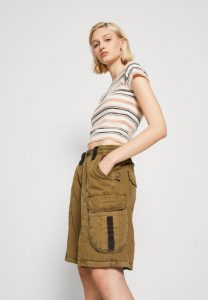 25 Stylish Ideas for Cargo Shorts for Women: Knee Length, Black, Denim ...