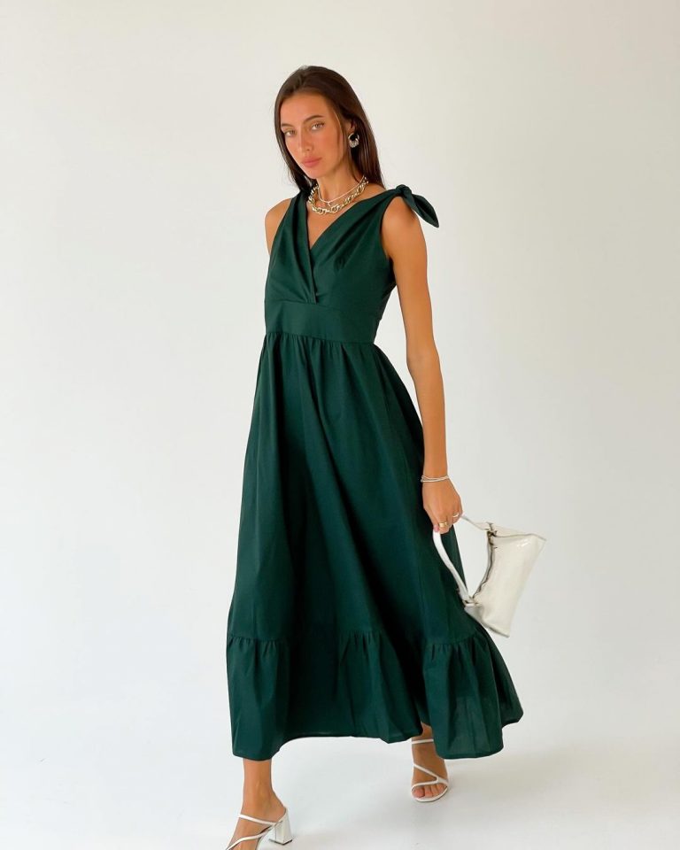 23 Ideas for Stunning Maxi Sundress Outfits: Casual, Summer, and More
