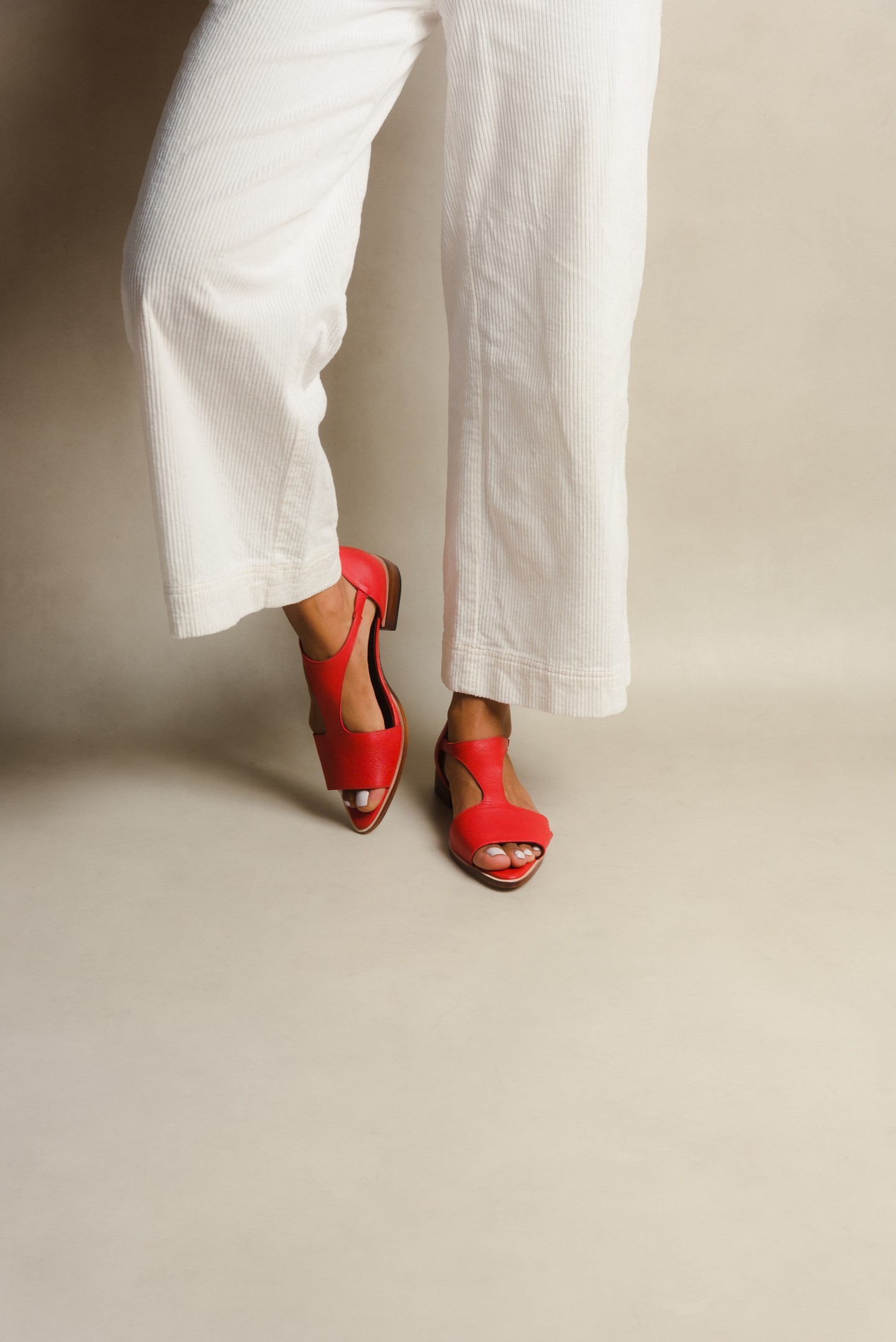 21 Ideas for Red Sandals for Women: Outfits, Styles, and Trends