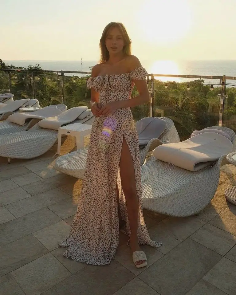 23 Ideas for Stunning Maxi Sundress Outfits: Casual, Summer, and More