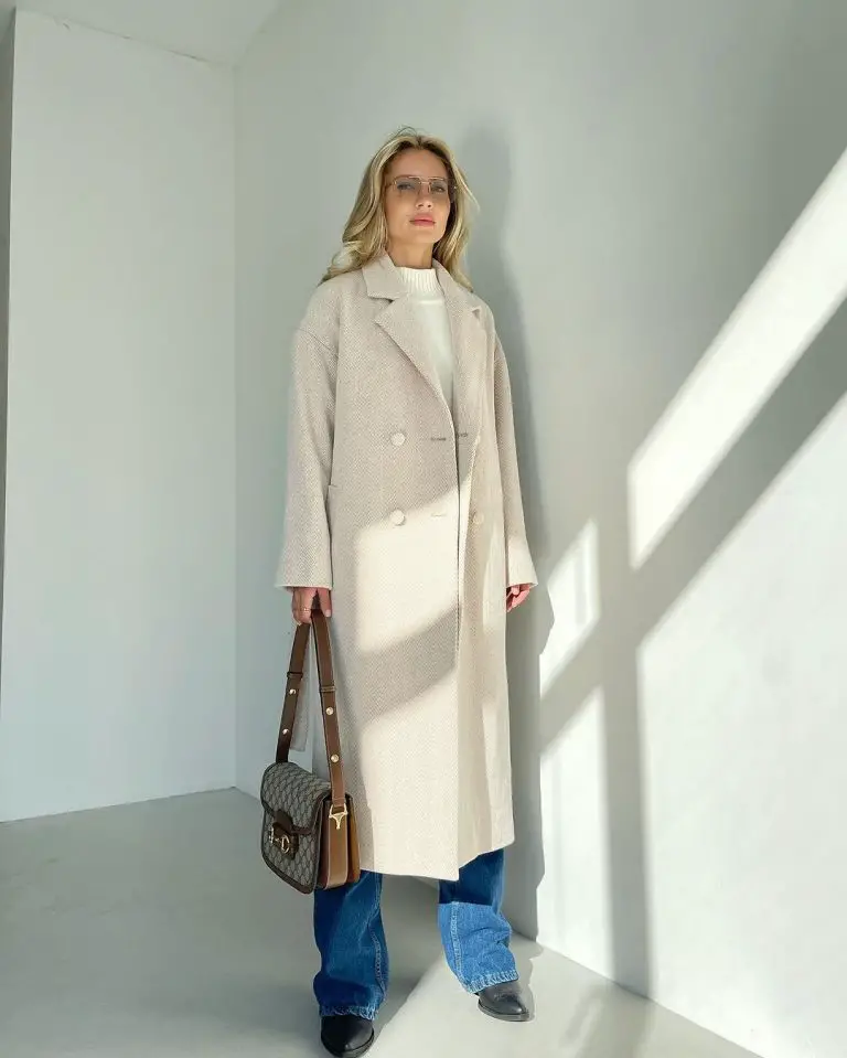 25 Stylish Long Coat Women Outfit Ideas for Winter 2024: Black, Brown ...