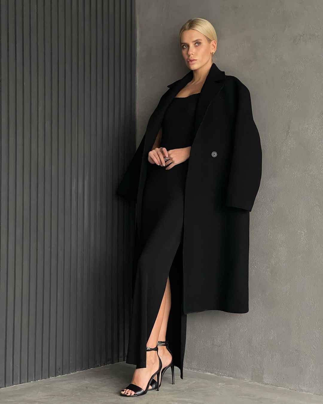 22 Elegant Ideas for Styling Black Coat Women Outfits - Winter, Formal ...