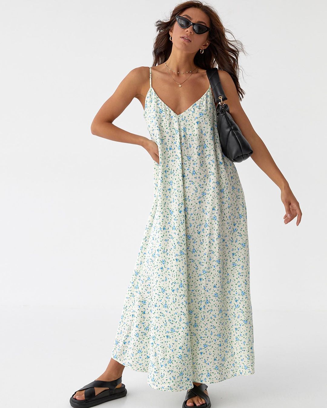 23 Ideas for Stunning Maxi Sundress Outfits: Casual, Summer, and More