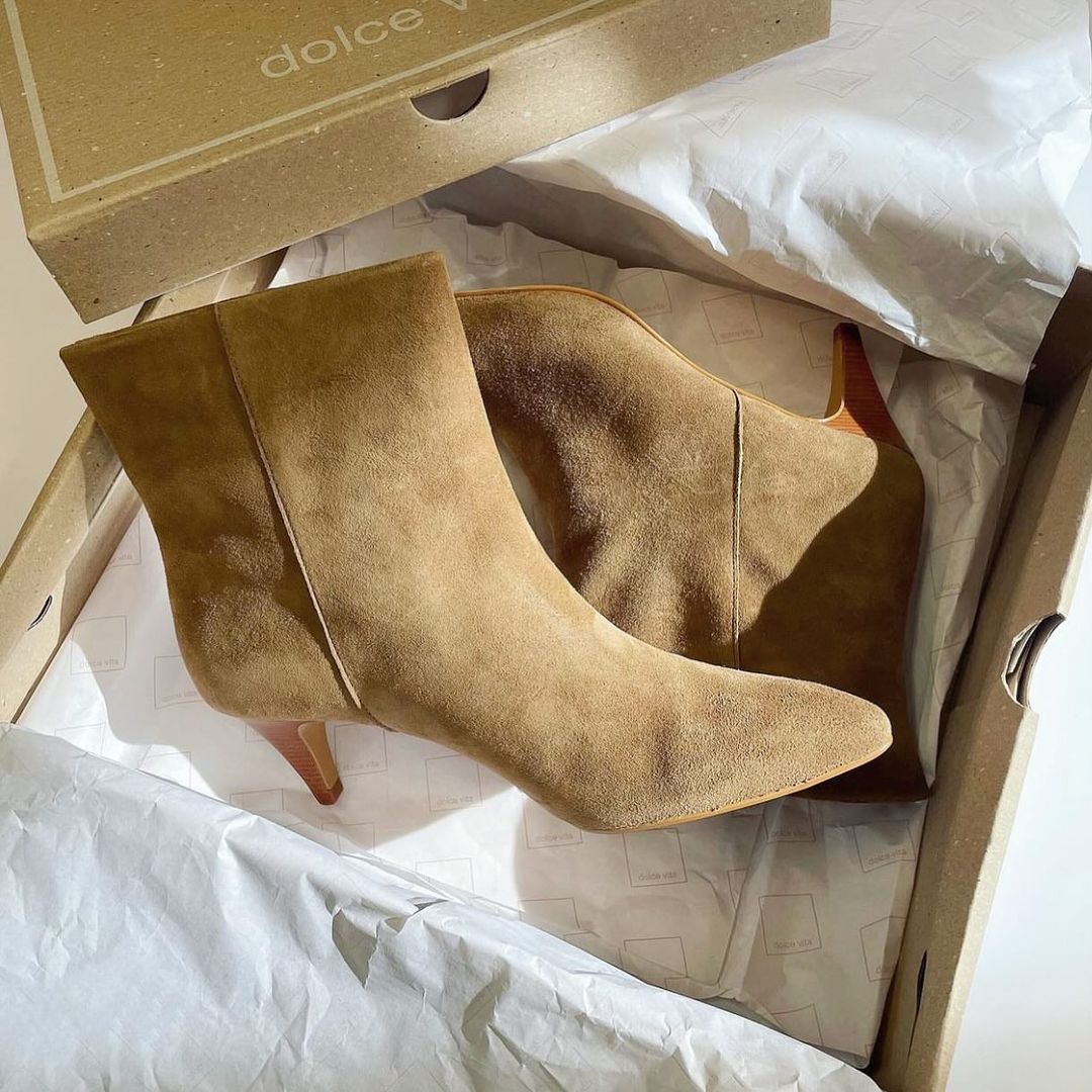 Discover 22 Stylish Ideas for Women's Boots Fall 2024: Chelsea ...