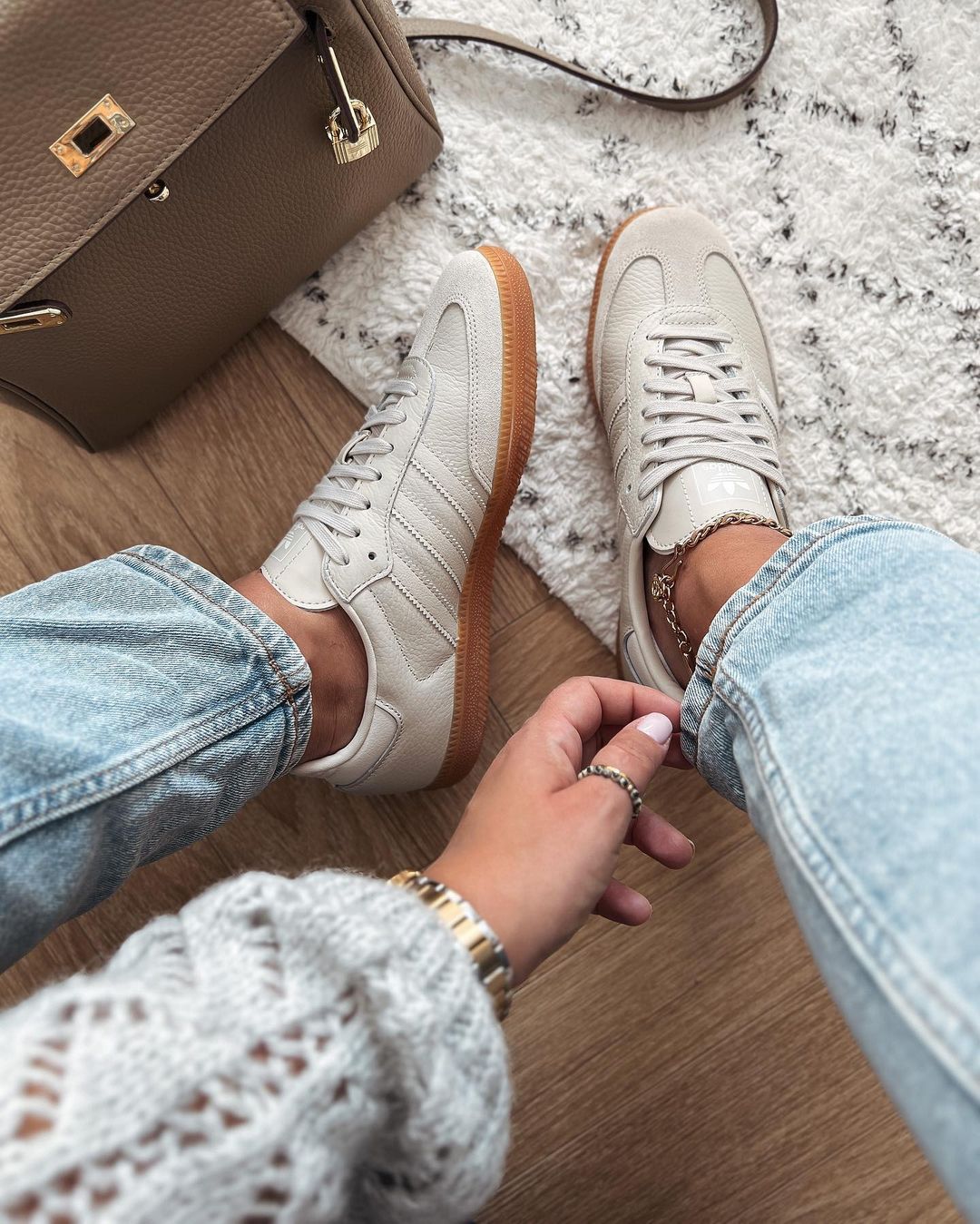 21 Trendy Fall Sneakers 2024 Women's Styles: Nike, Business Casual ...