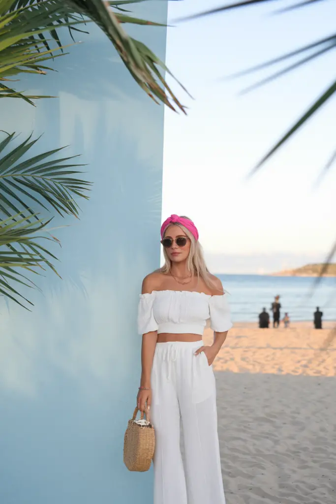 22 Summer Beach Outfit Ideas 2025 for Women – Casual, Cute & Hot ...